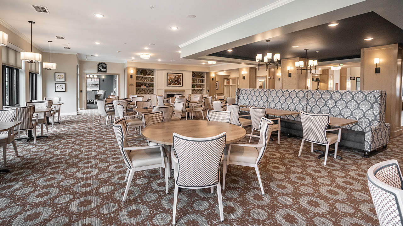 Yumeya Eetkamerstoel vir Bejaardes in die Pilare van Lakeville